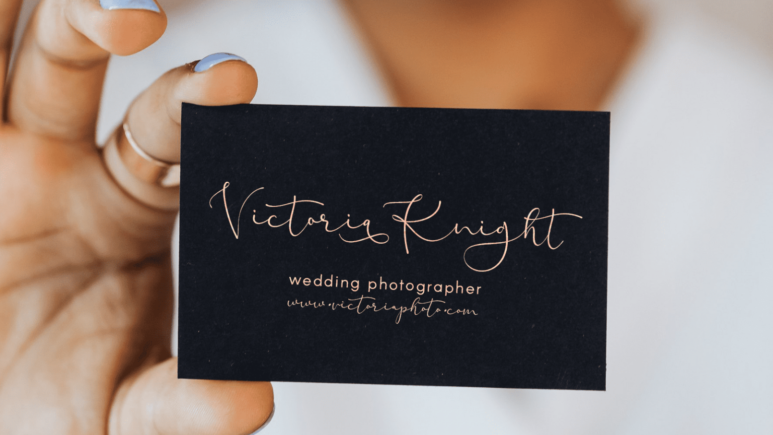 Blooming Valerian Font - Letterhanna Studio